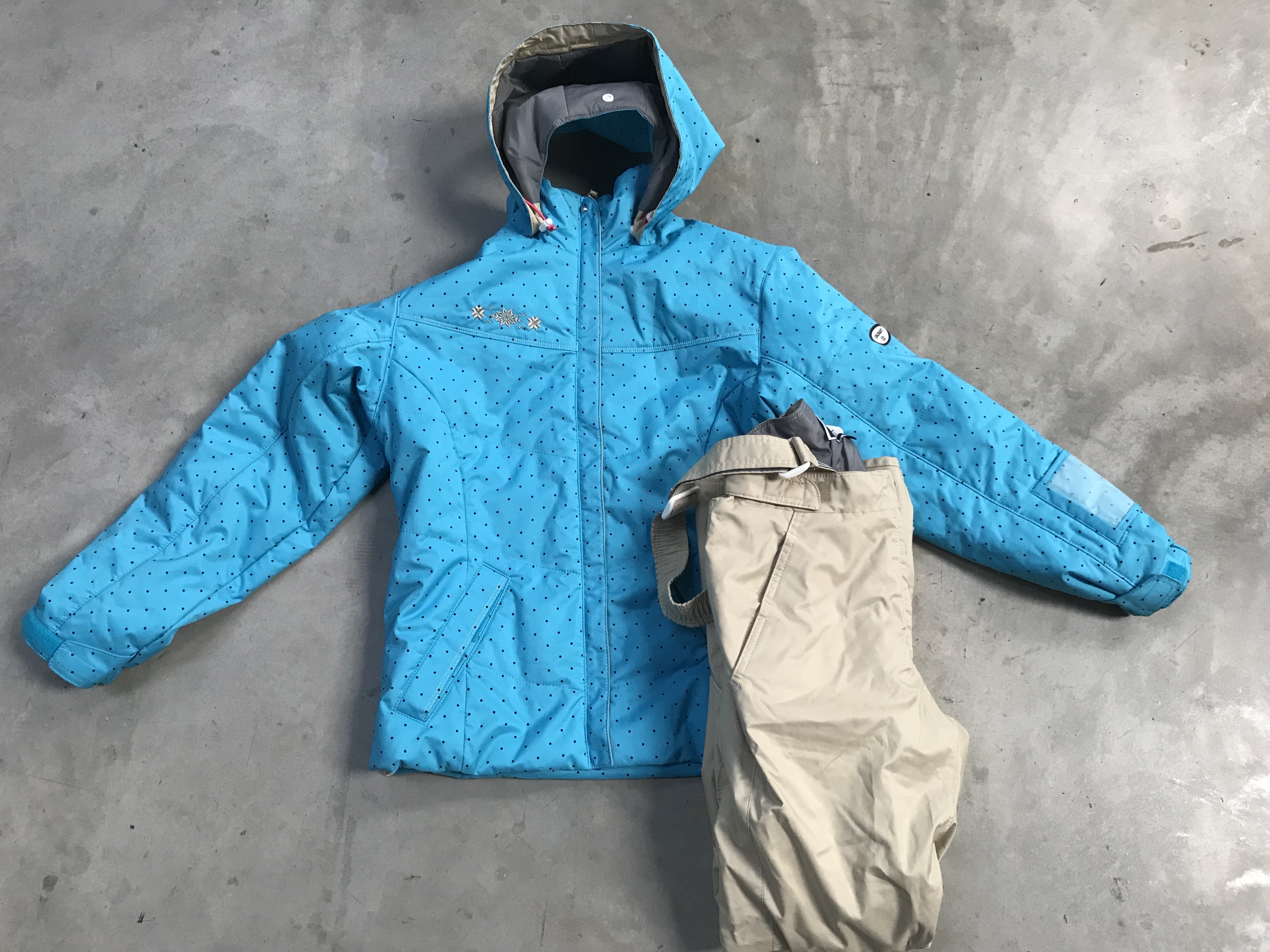 Goldwin Womens Ski / Snow Suit Condition- 8 | Snowboard/Ski Sets ...