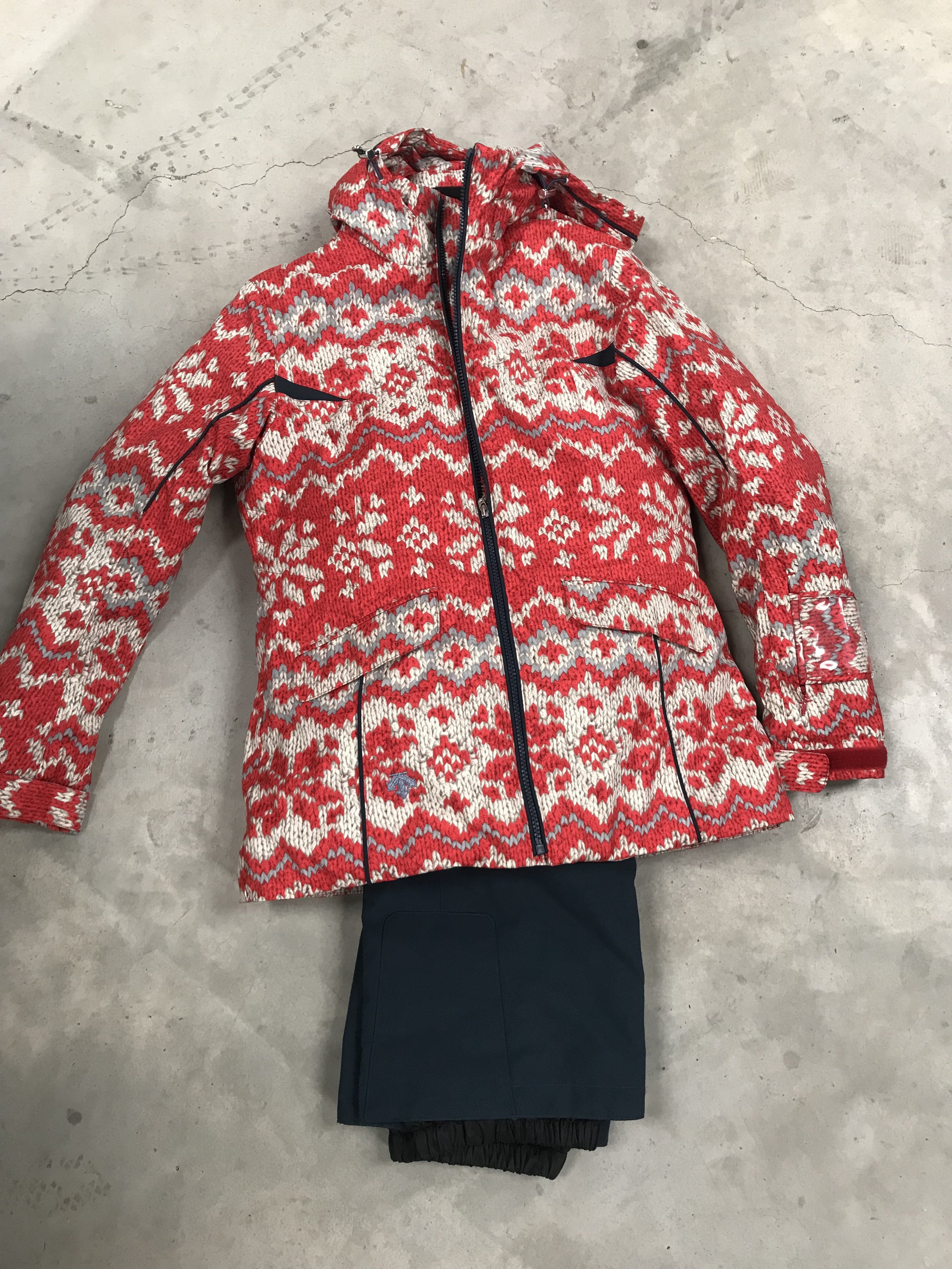Descente Kids Ski/Snowboard Jacket/Pants Set - M Youth Used-7.5