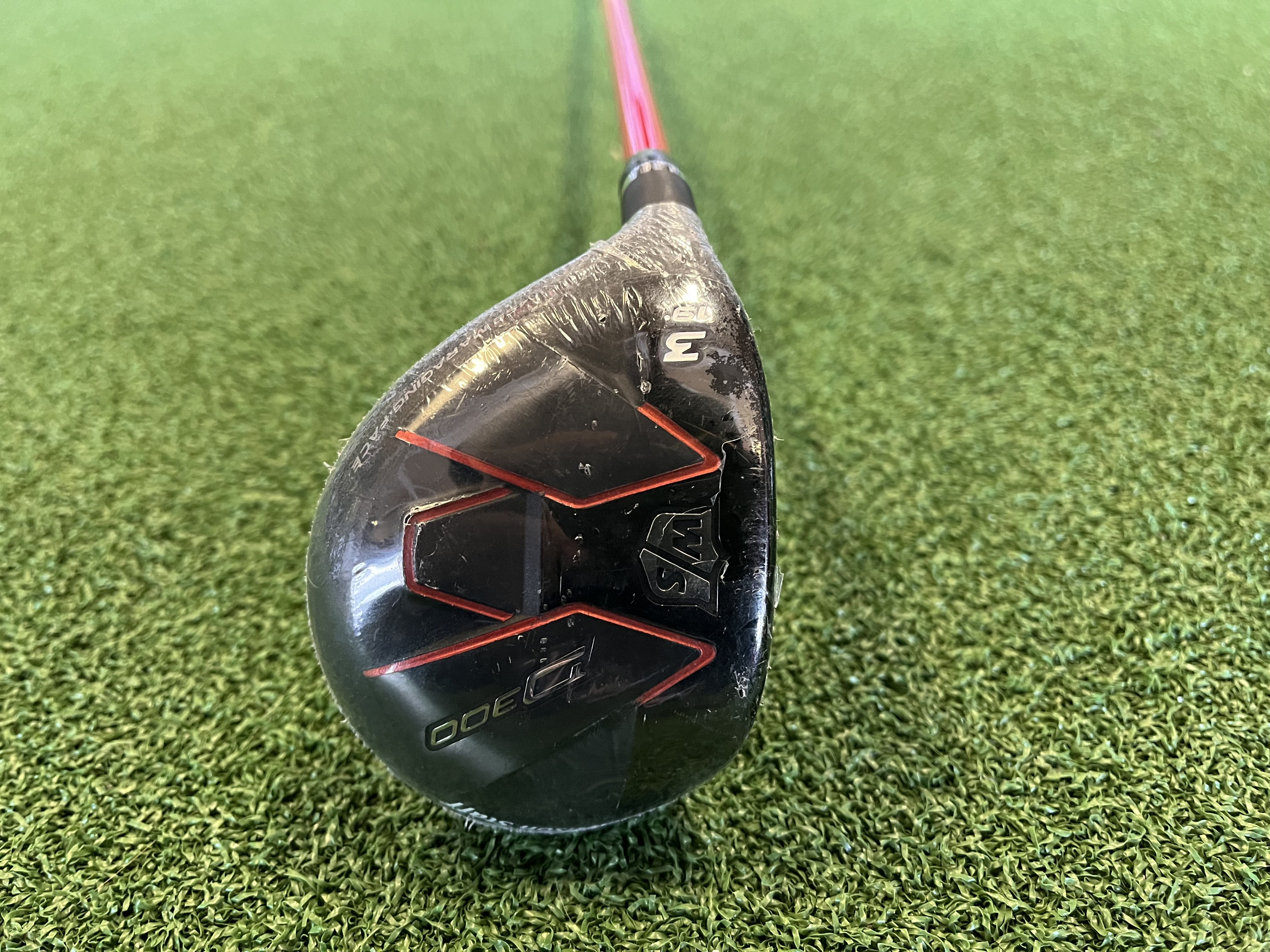 Wilson D300 Left Handed 3 Hybrid Stiff Flex 40.5"